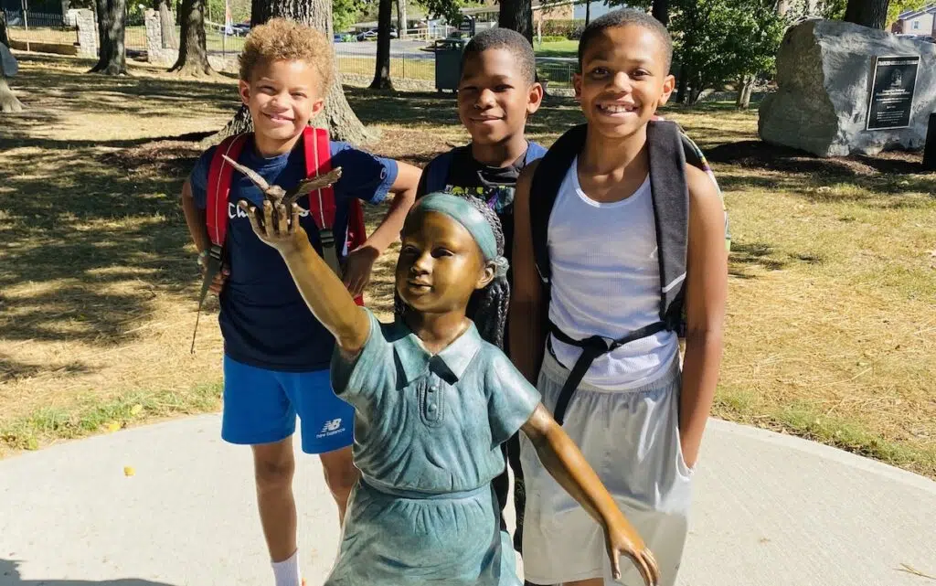 Hopkinsville Community College unveils statue honoring bell hooks