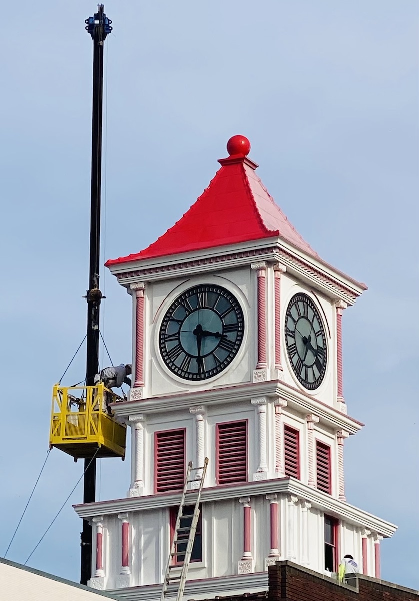 Hopkinsville's clock tower is getting a new coat of paint