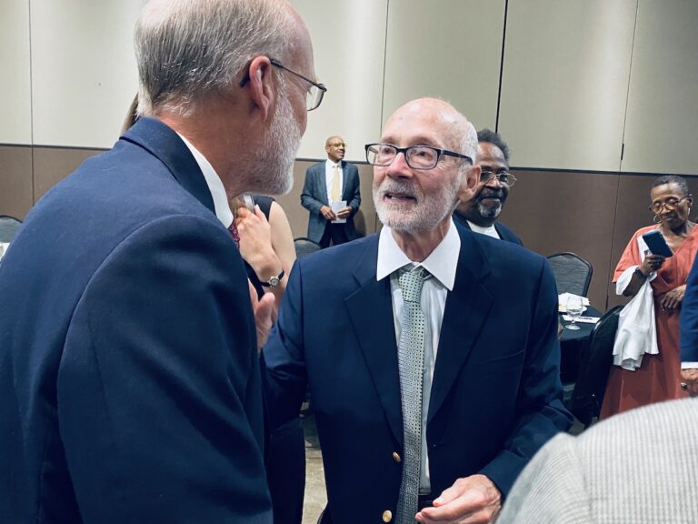 Hopkinsville attorney Lee White receives Johnstone award