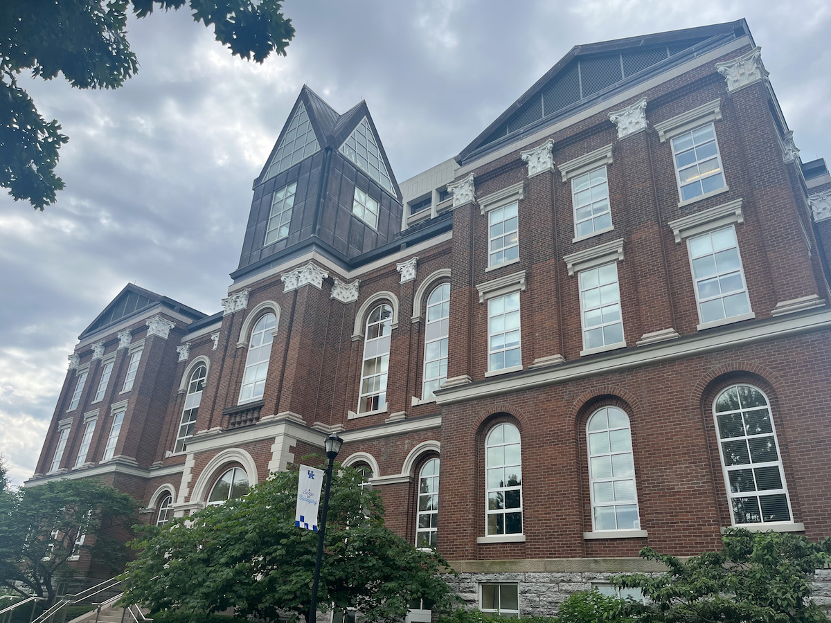University of Kentucky trustees give final OK to new decision-making rules