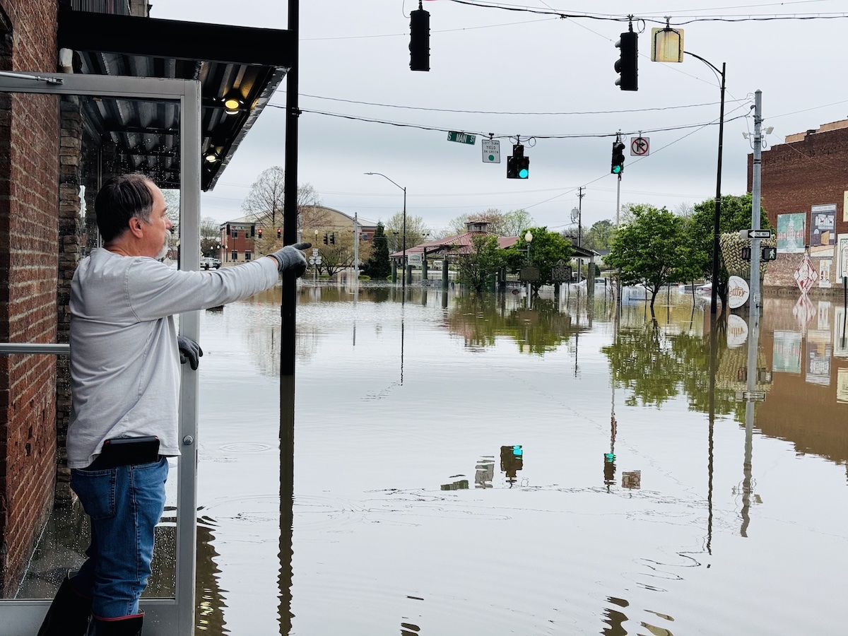 Heavy rainfall brings flooding to Hopkinsville